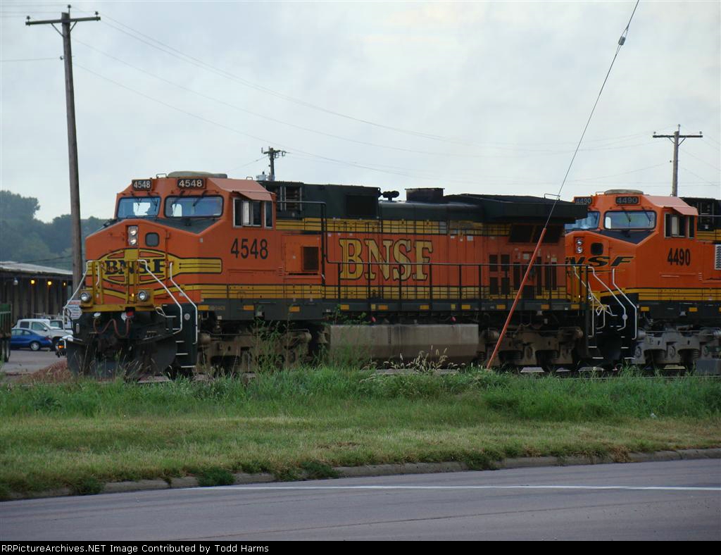 BNSF 4548